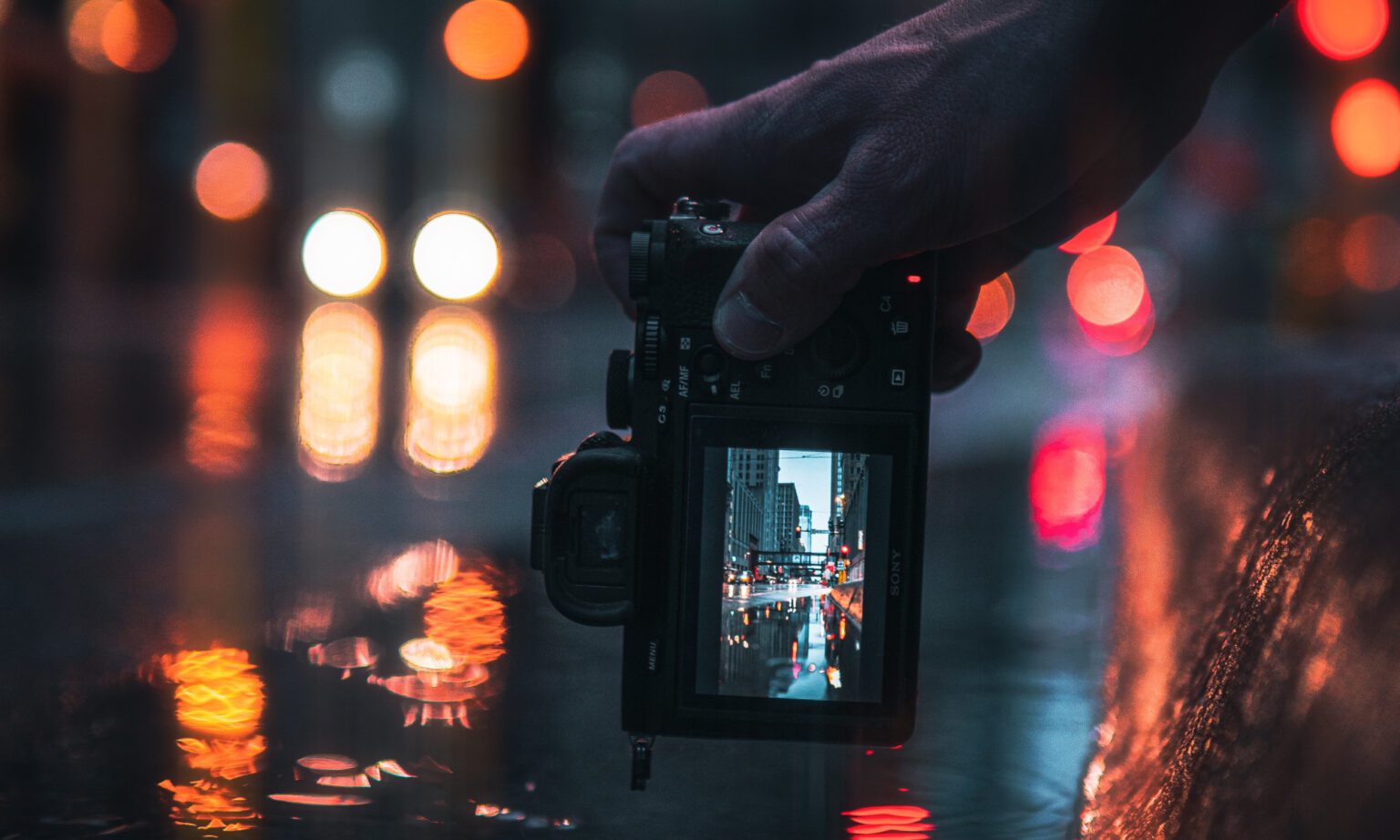 Night Photography: Settings, Gears & More (Complete Guide)