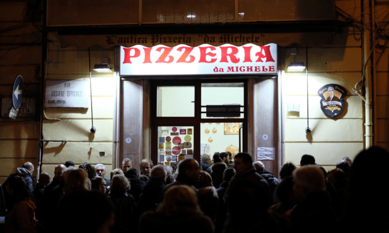 Pizza Night in Naples: Night Tour & the Best Pizzerias • Nomad's Nocturne